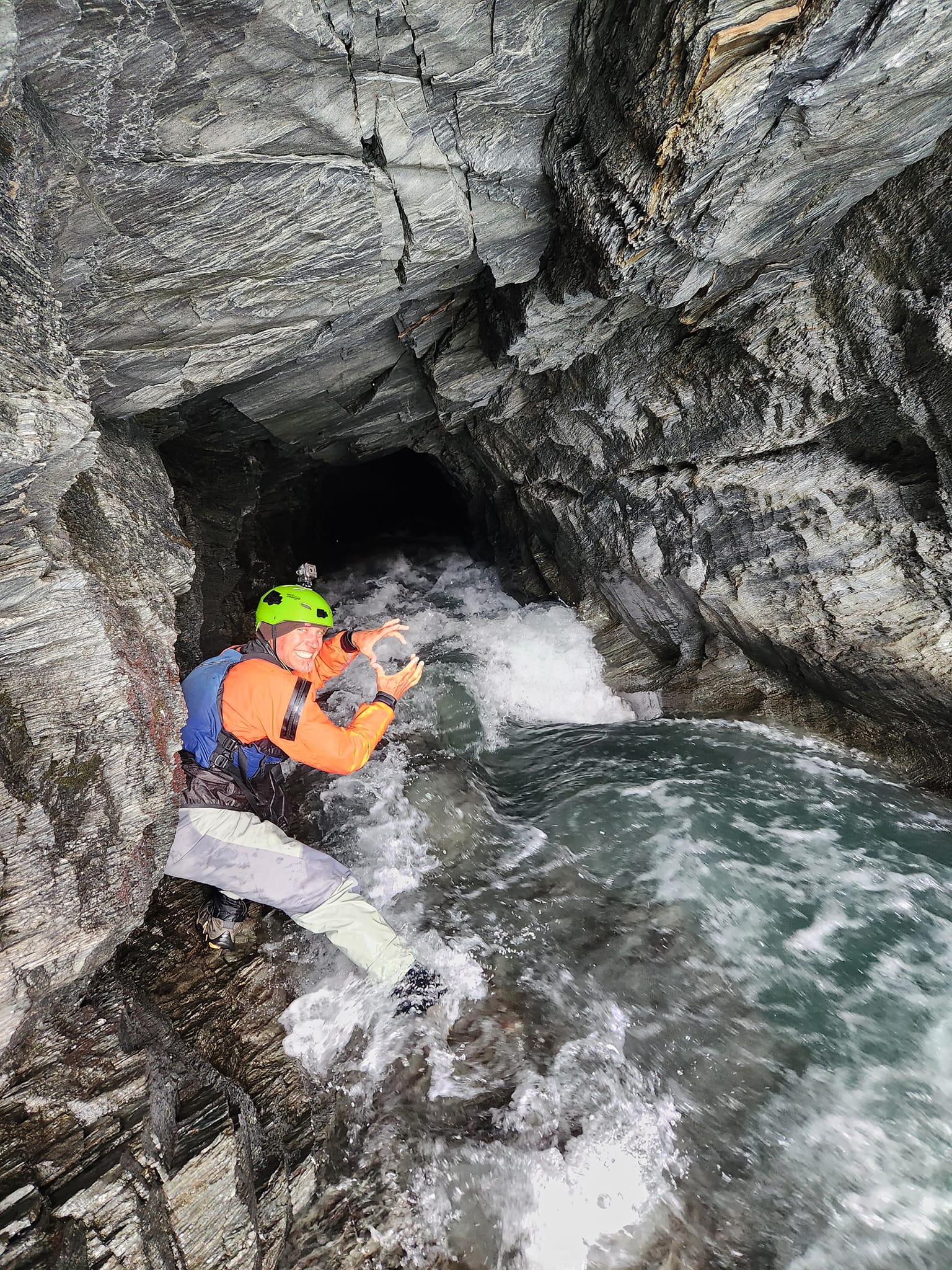 Polnoon Burn (IV) or (III with portages) - PackraftingTrips.NZ