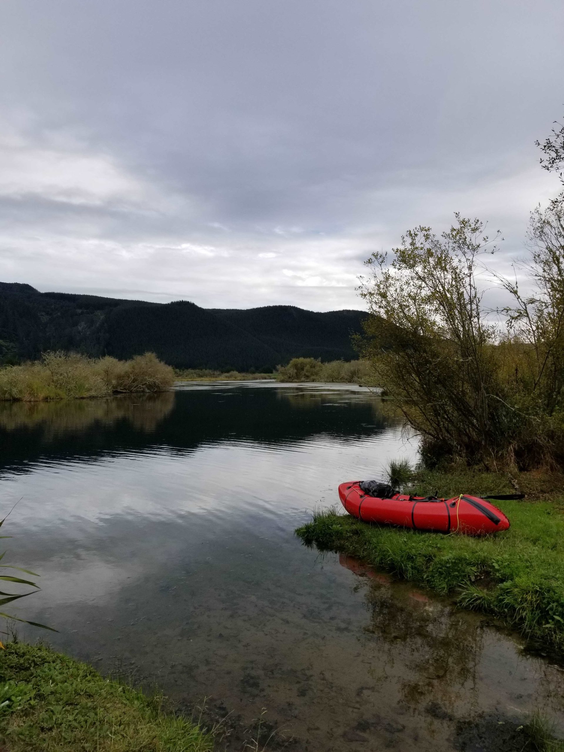 Lake Ohakuri Hot Waterfall (I) - PackraftingTrips.NZ